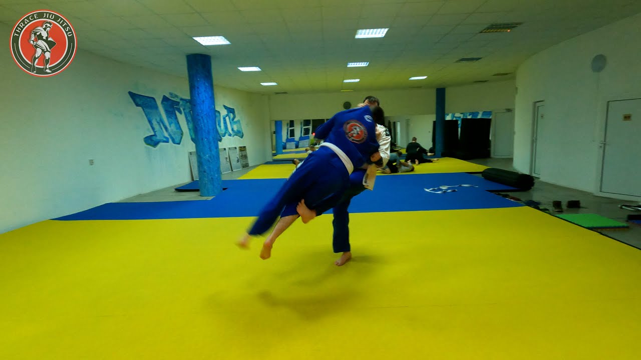 Okuri Ashi Harai (Sliding foot sweep) - YouTube
