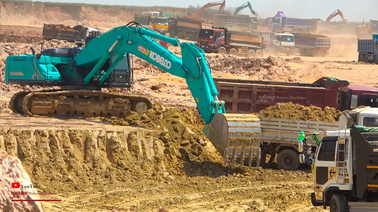 Incredible Digger Kobelco SK380DX lc Machinery Removing Soils In Trucks ...