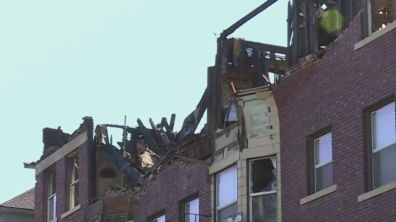 SW Portland apartment starts to collapse after 4-alarm fire - YouTube