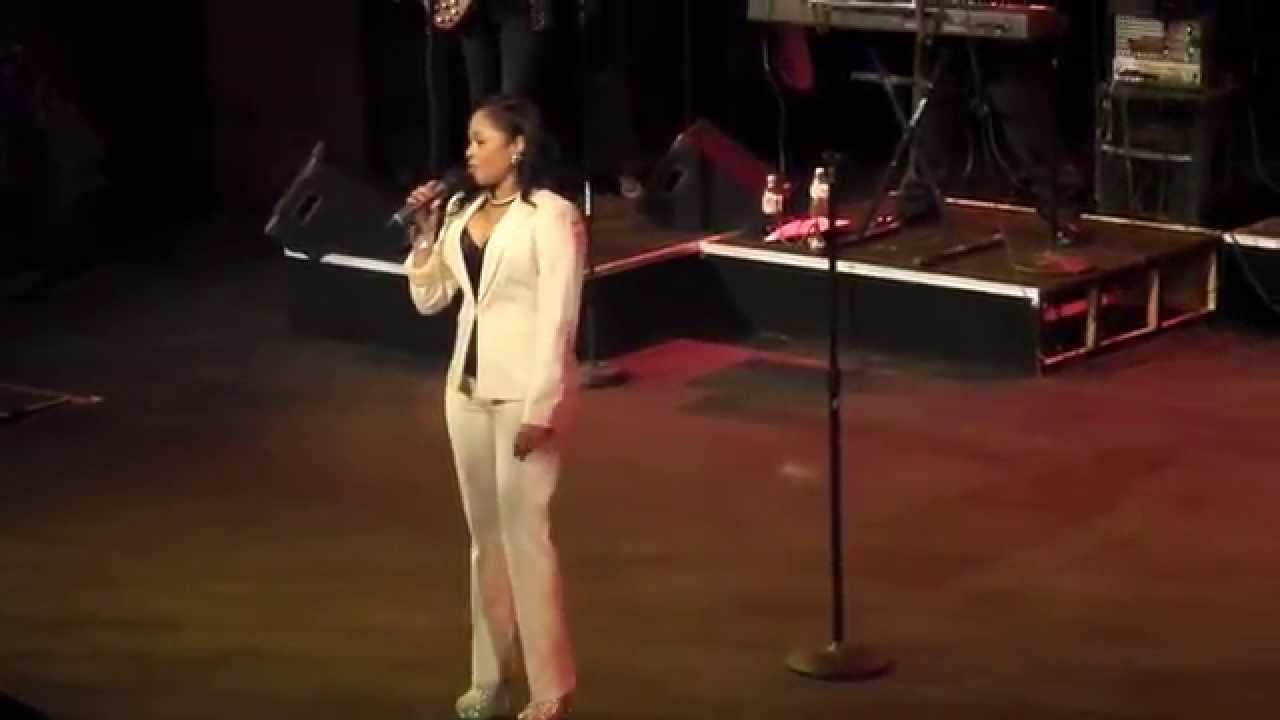 Kennedi live in concert - YouTube