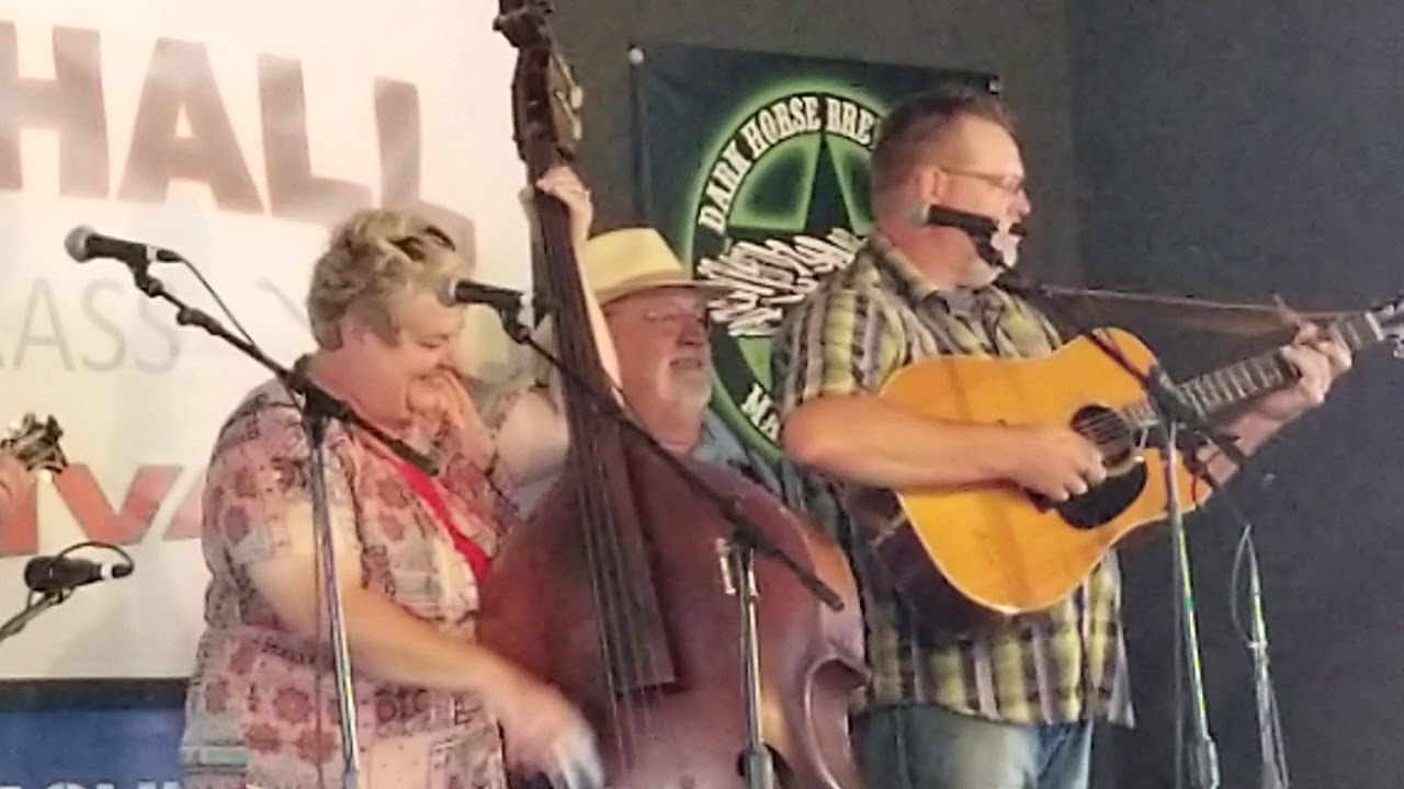 New Outlook Bluegrass Band / Darcy Farrow - YouTube
