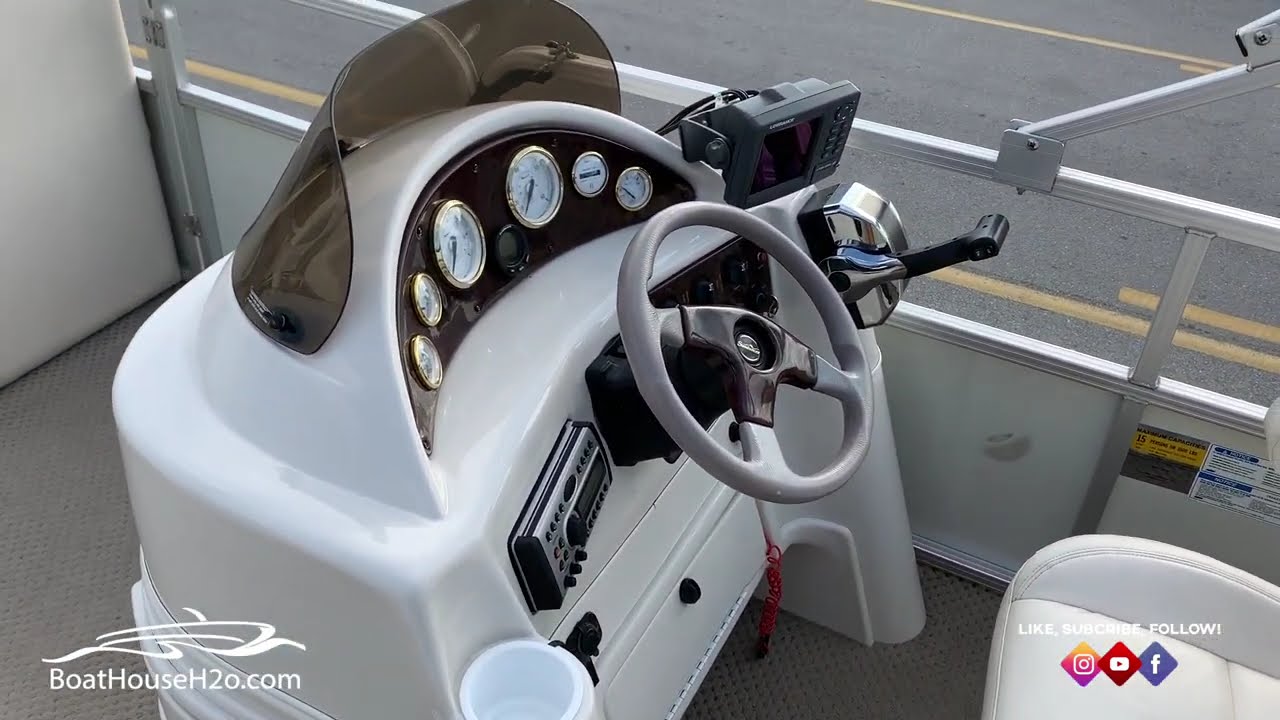 Sundancer Pontoon Virtual Walkthrough - YouTube