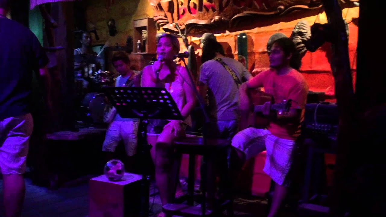 Bom Bom Bar in Boracay - YouTube