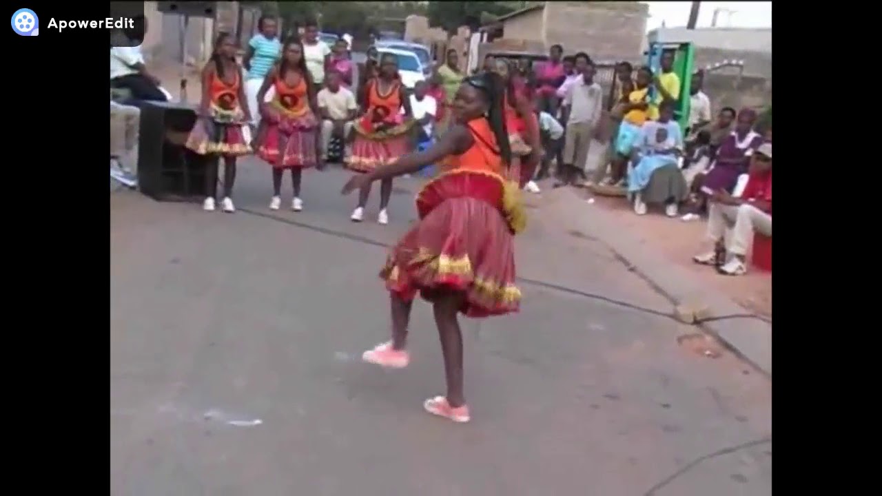 Ku tlurhuka Xibelani (Best Tsonga Dance) - YouTube