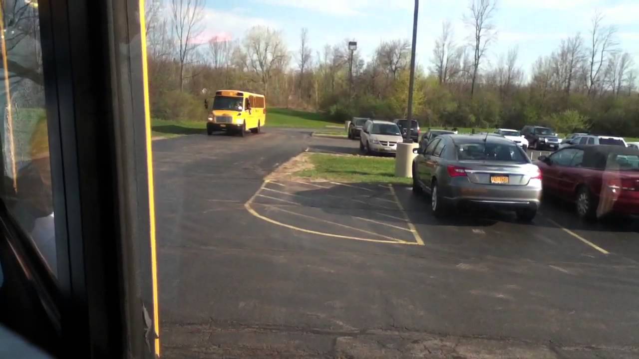 Bus pulling in - YouTube