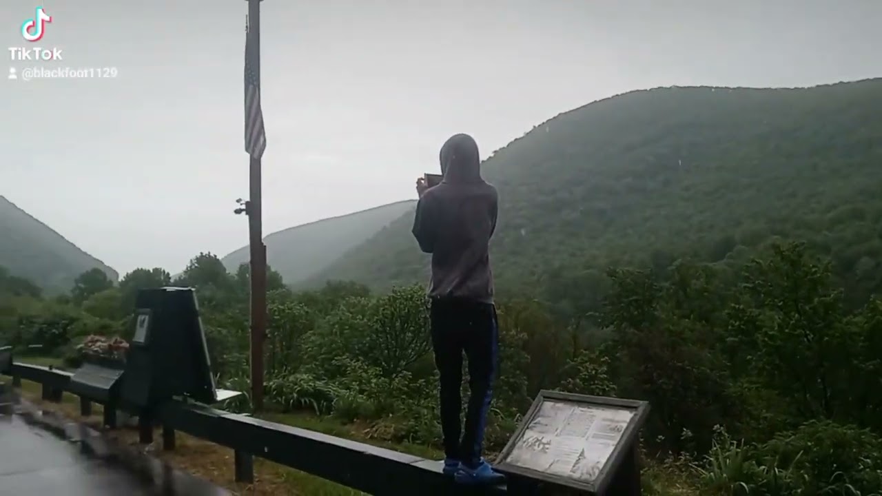 CONEMAUGH GAP SCENIC OVERLOOK. HAWS PIKE, JOHNSTOWN, PENNSYLVANIA ...