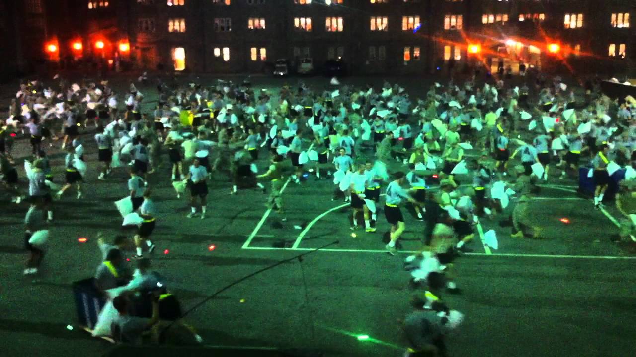 WEST POINT CLASS OF 2016 PLEBE PILLOW FIGHT USMA - YouTube