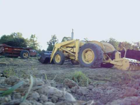 Ford 4400 Loading Manure - YouTube