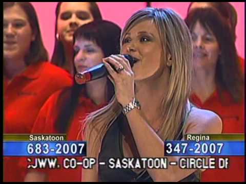 Beverley Mahood sings at Telemiracle #31(2007) - YouTube