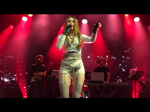 Aleyna Tilki - Senden Daha Güzel #concert #live #music #livemusic #show #konser #vocal #singer 