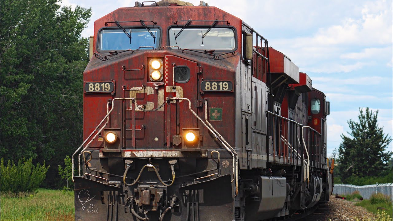 RARE! CP Stack train with CP 8939 and UP SD70ACE-T4 both in middle at Edworthy park. - YouTube