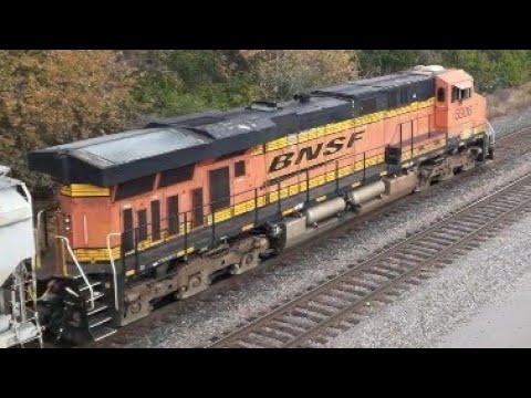 BNSF 5906 East at Lexington Avenue Overpass, Saint Paul, MN October 30, 2023 - YouTube