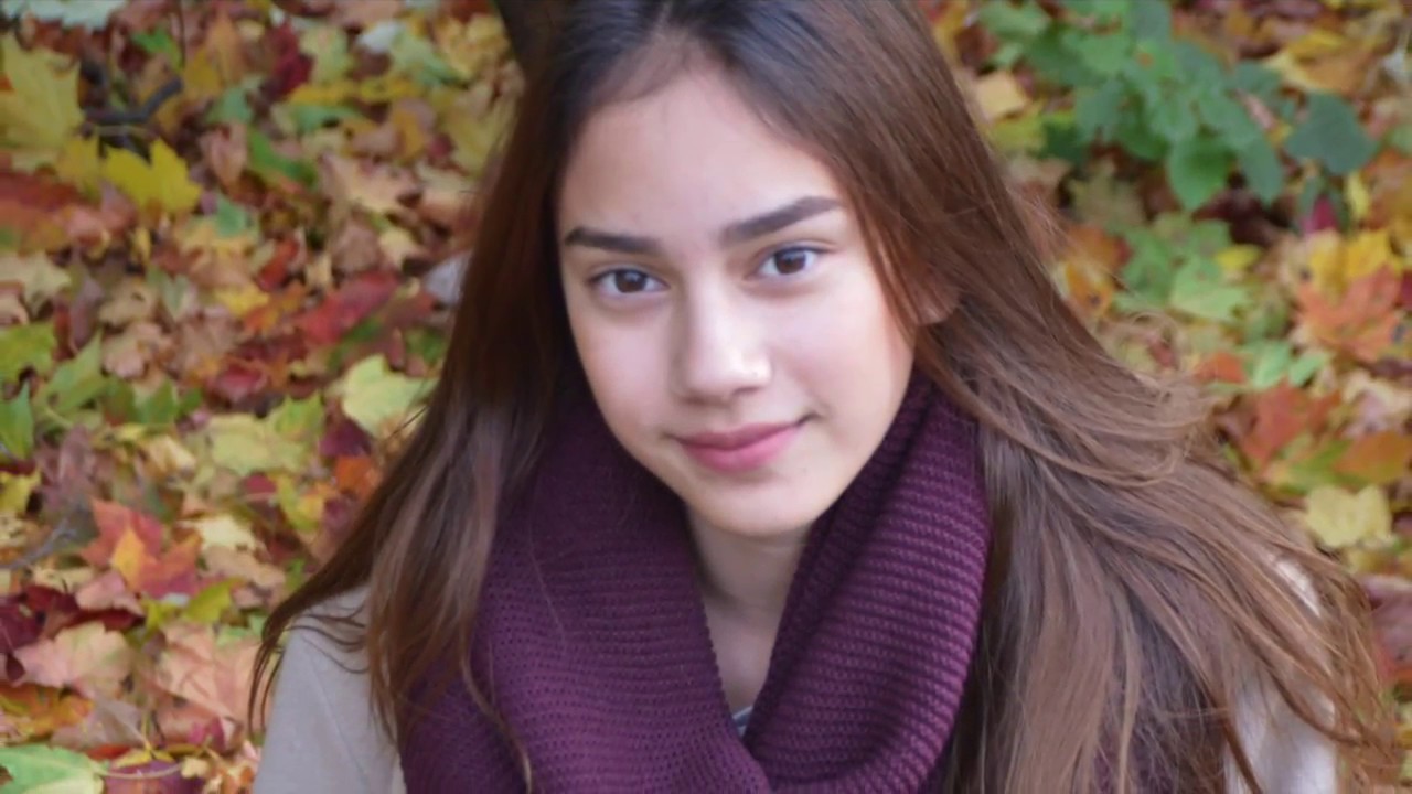 เอมม่า ลูกครึ่งไทยฟินแลนด์ (Poppy - Moshi Moshi) - YouTube