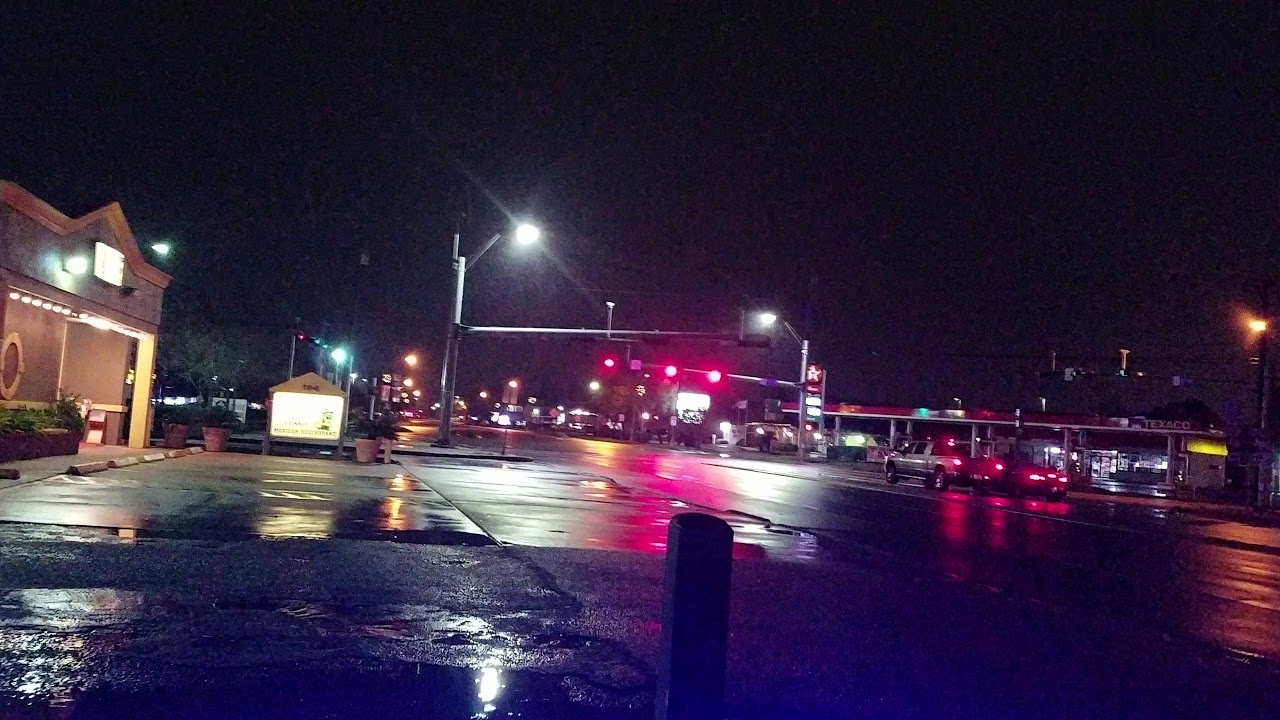 Snow, League City Texas, Thursday 12.7.17 1130pm - YouTube