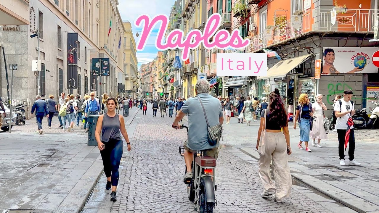 The Wonderfull Chaotic Italian Life In Naples - 4K-HDR Walking Tour ...