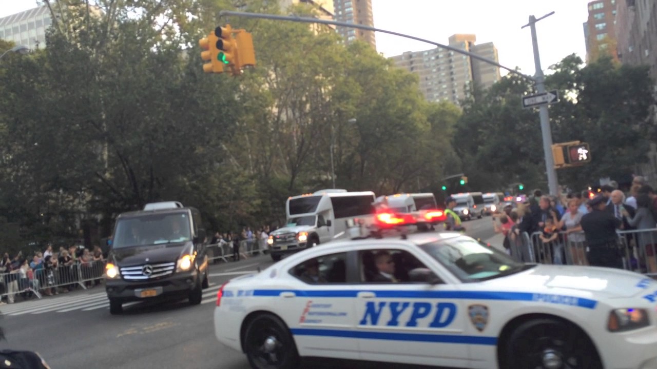 Pope Francis' Motorcade in NYC - YouTube