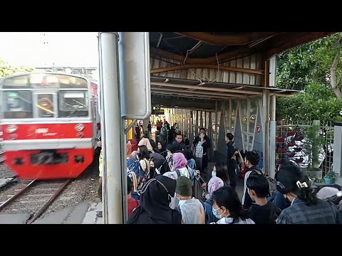 JR 203-106 tujuan Jakarta Kota - YouTube