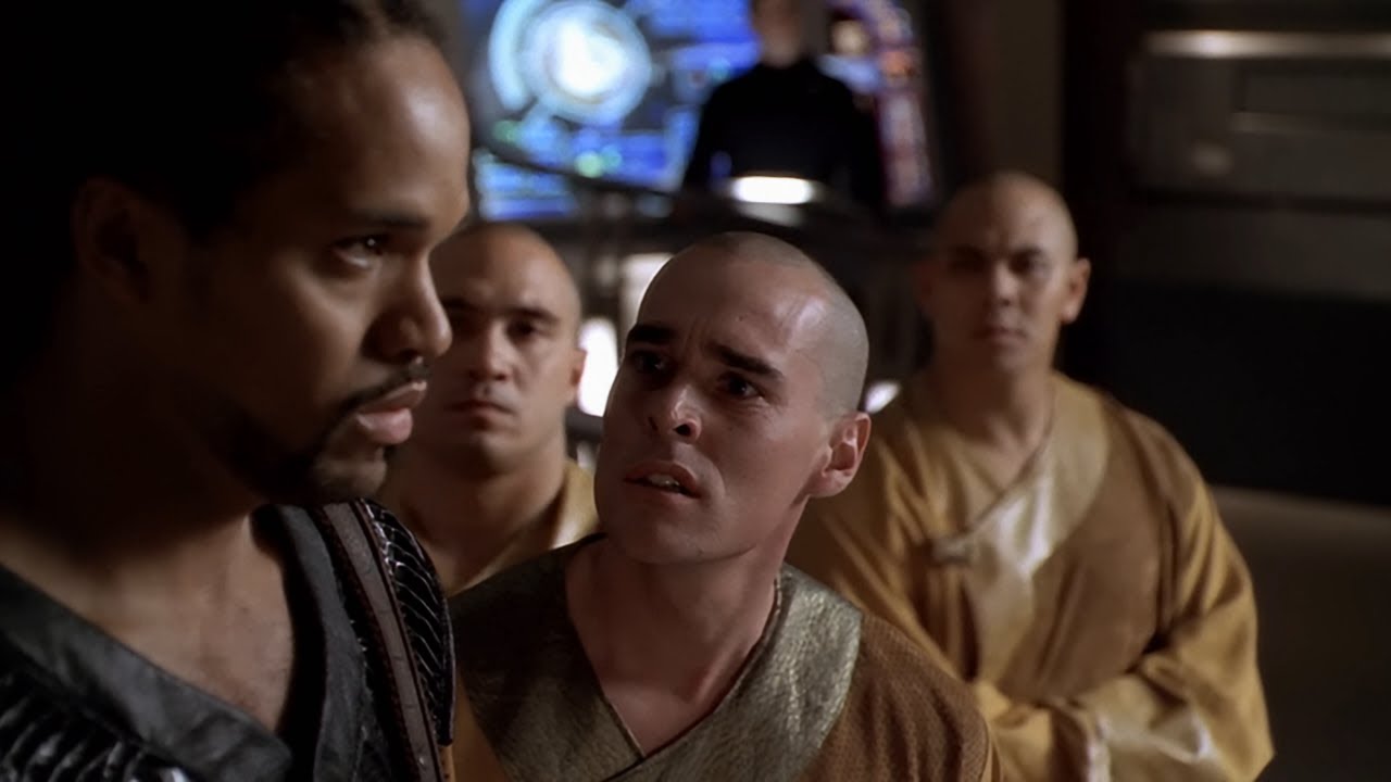 Loreena's confession, Tyr Anasazi channels Rev Bem, Captain Hunt kisses ...