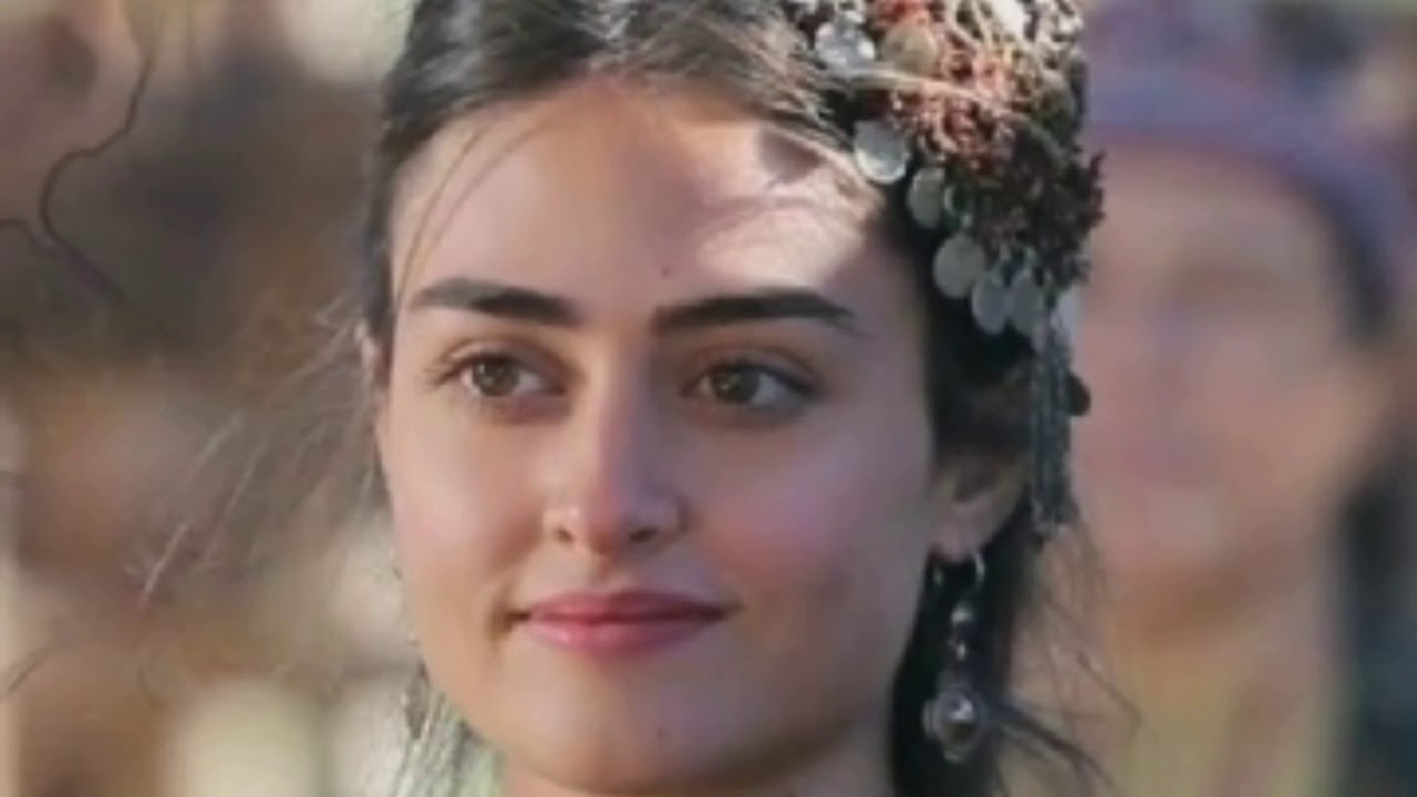 Haleema sultan ki Real Life beautiful story (Esra Bilgic) - YouTube