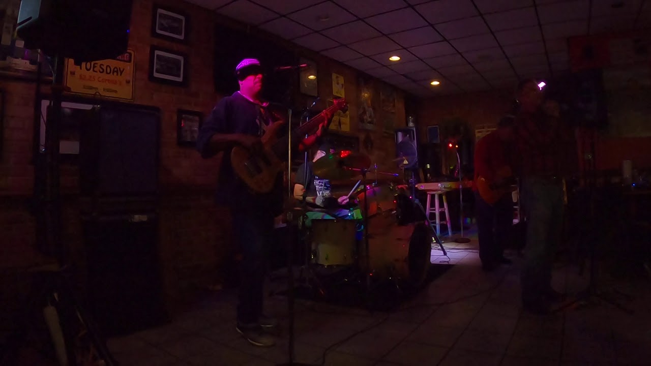 GH010038 Wing King open mic 1 gopro 8 - YouTube