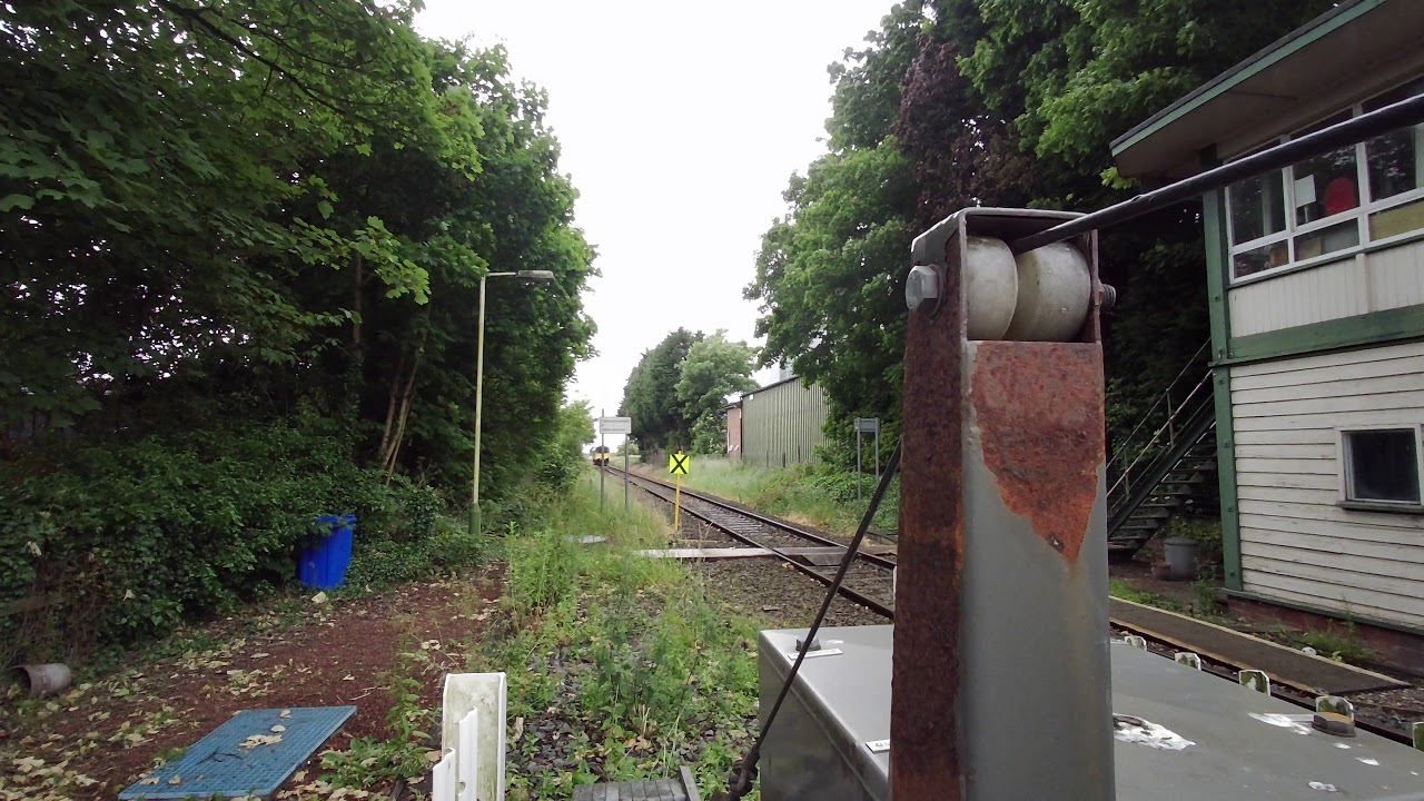 Midge Hall Level Crossing 12/6/2020 - YouTube