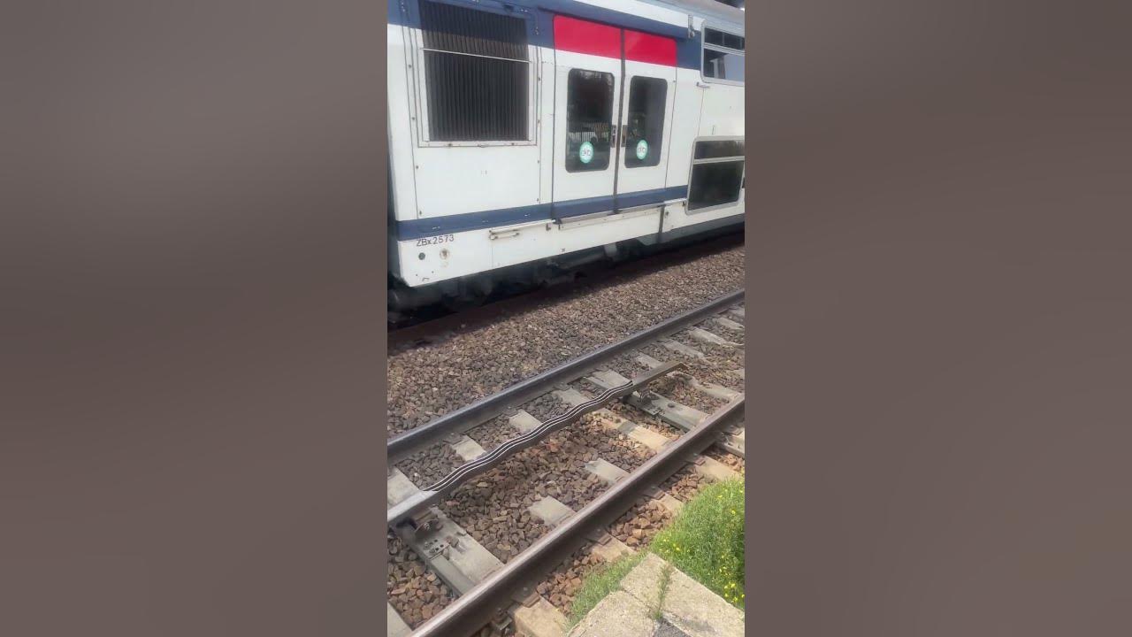 Spot d’un MI2N ALTEO sur le RER A - YouTube