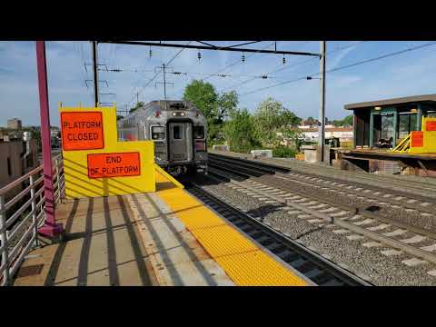 Train arriving Elizabeth Station NJ - YouTube