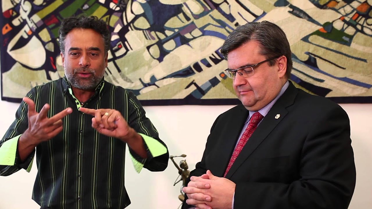 Joe Cacchione et le maire Coderre - YouTube