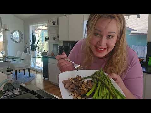 Cooking steak and asparagus