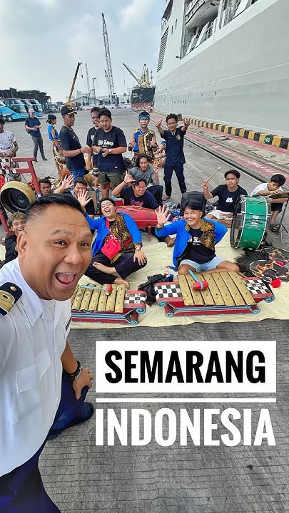 Exploring Traditional Indonesian Dances: Barongan and the Meaning of Rio Rio - YouTube