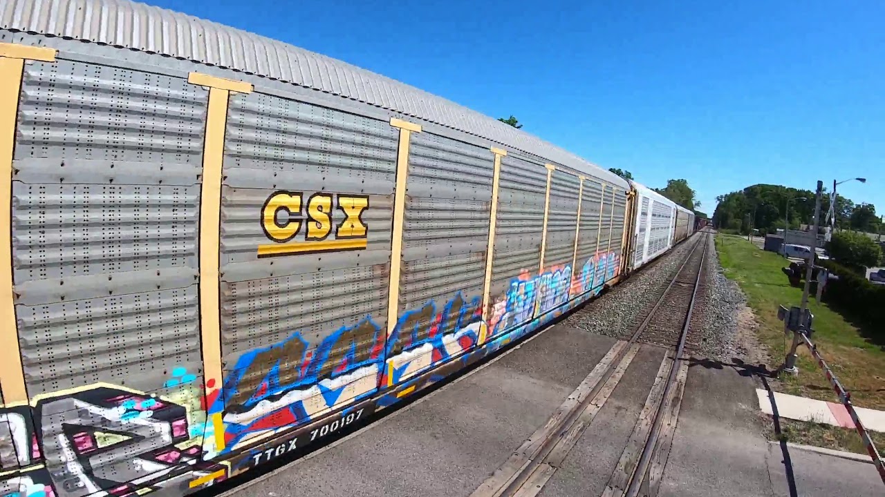 Northbound CSX Engine 3017 & CSX 795 in Romulus, Michigan - YouTube