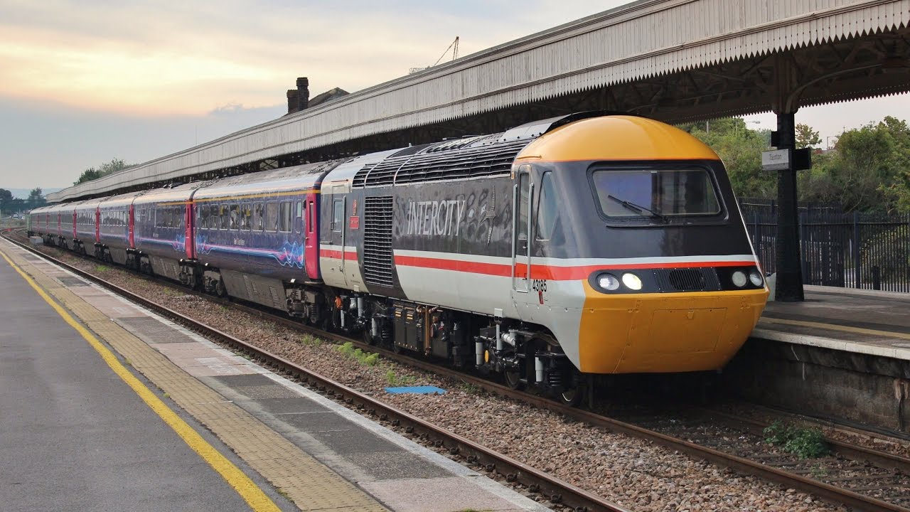 Intercity Swallow livery 43185 and Bristol 2015 livery 43148 at Taunton ...