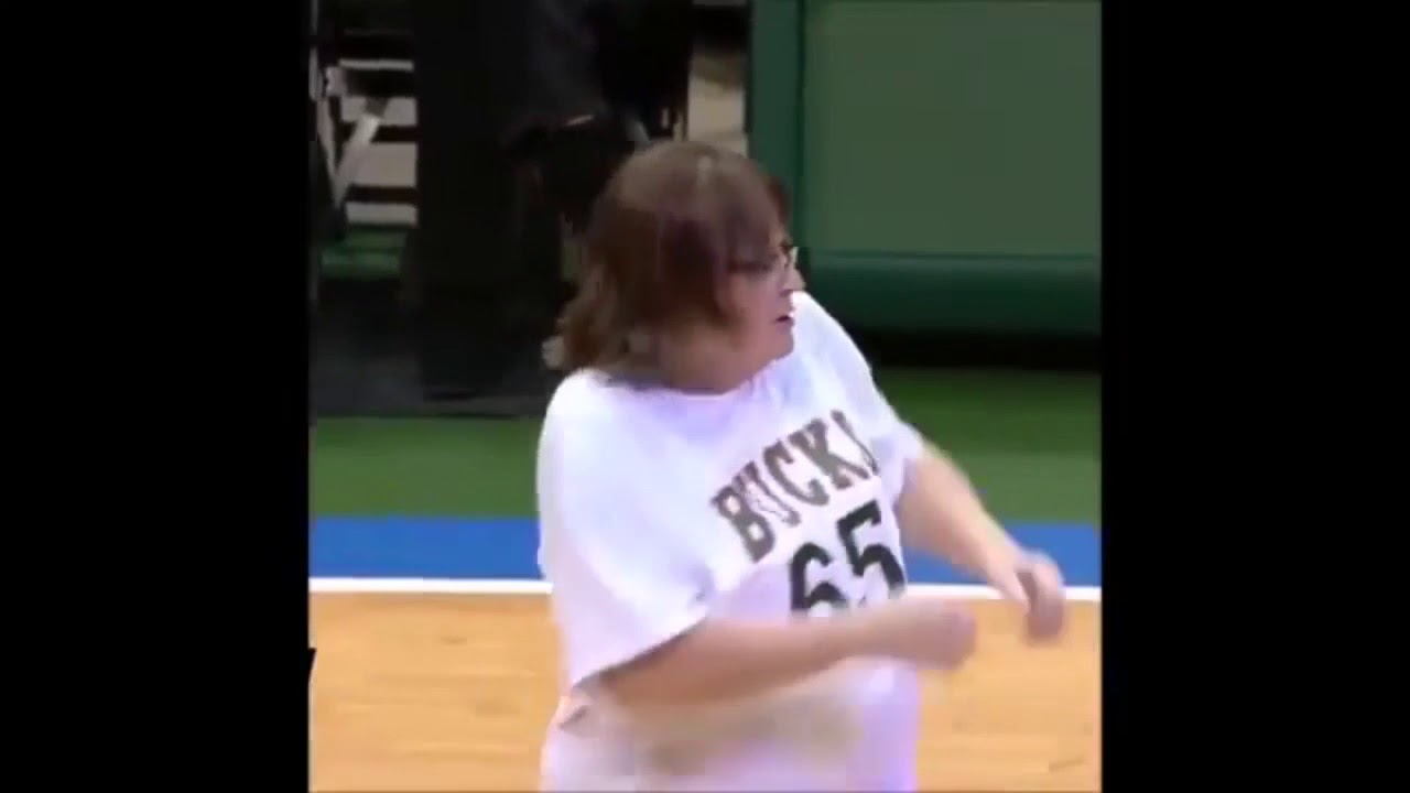 Old people dancing to iPhone ringtone - YouTube