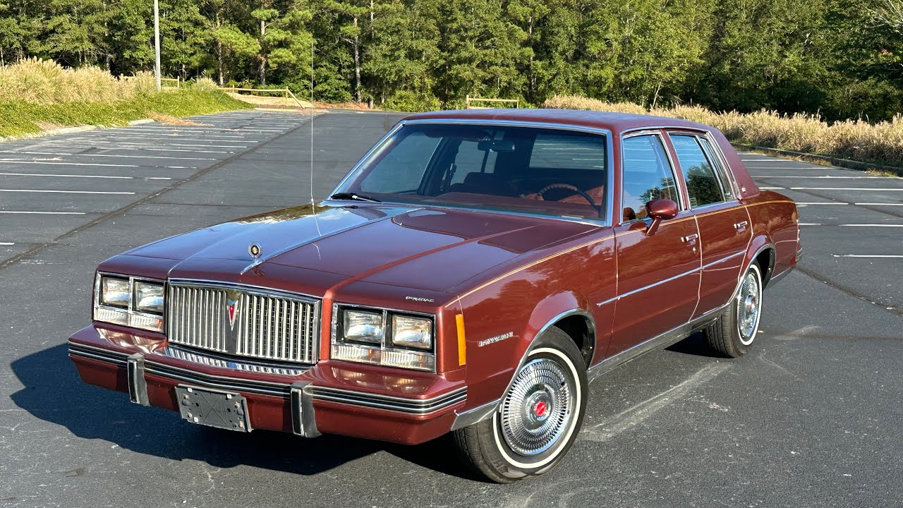 CLASSIC 1982 PONTIAC BONNEVILLE - YouTube
