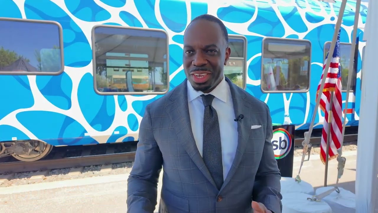 1st hydrogen-powered passenger train in US arrives in San Bernardino