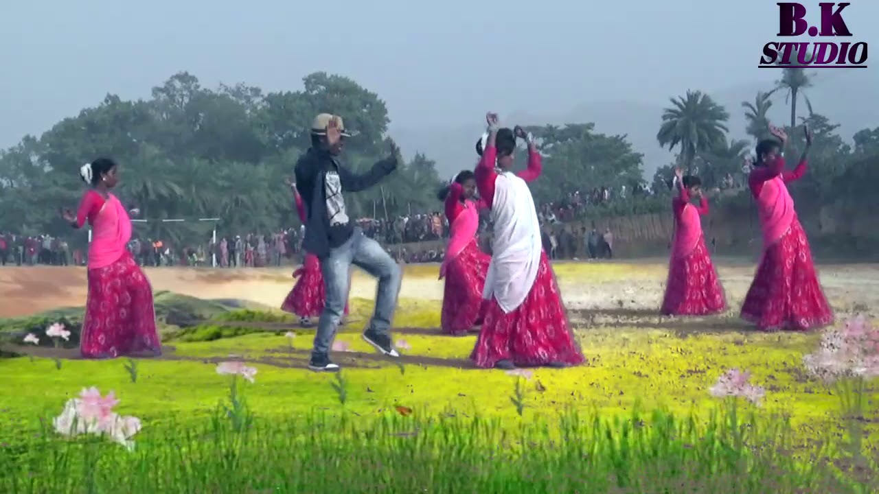 Hay Re Moniya. Super Dance On Football Field Hd Songs Video - YouTube