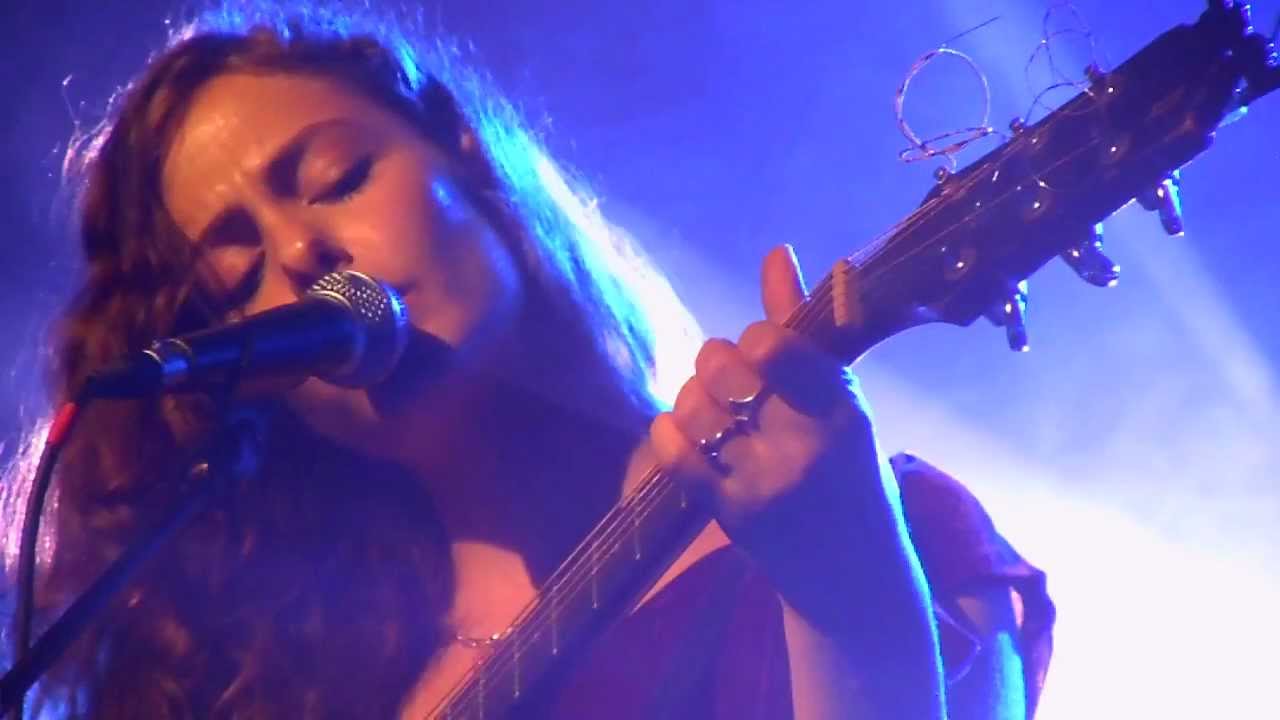 Hannah Cohen - Sorry - Live in Paris 2012 - YouTube
