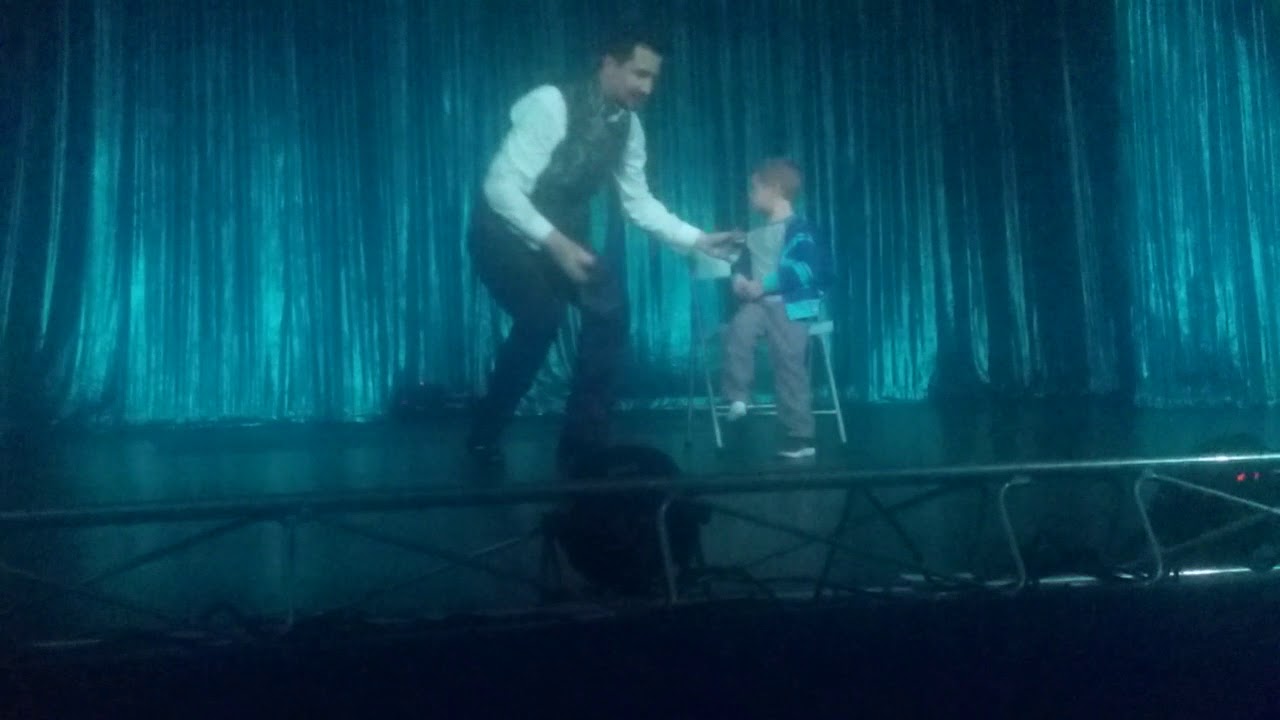 Reality magic show by Jhonny Magic six flags St. Louis - YouTube