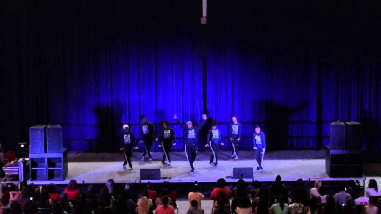 UTSA FSA Modern Roadrunners Live 2014 (1st Place) - YouTube