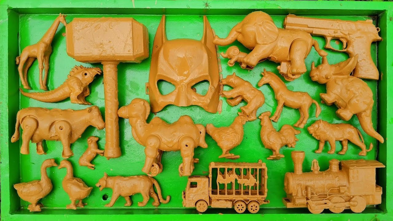 Membersihkan Mainan Hewan Sapi, ayam, gajah, singa, unta, zebra ...