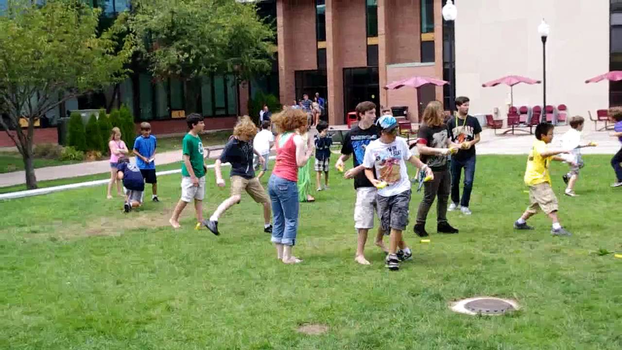 Sponge Dodgeball! - YouTube