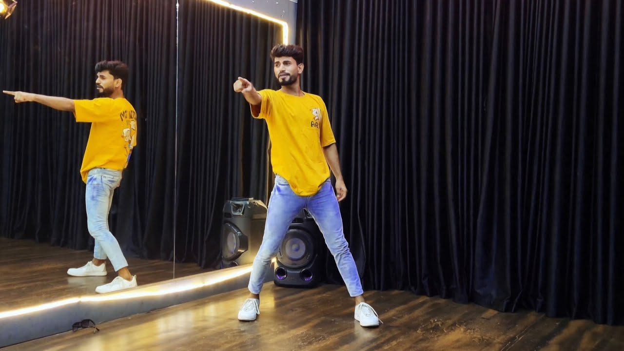 Chogada Tara|Yuvan Adarshi|Dance Choreography|Loveyatri|Ayusha Sharma|Universe Dance Centre ...