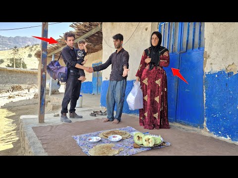 Cousin Ghodrat came to the village to help Afsaneh with the hard work.🏡♥️♥️