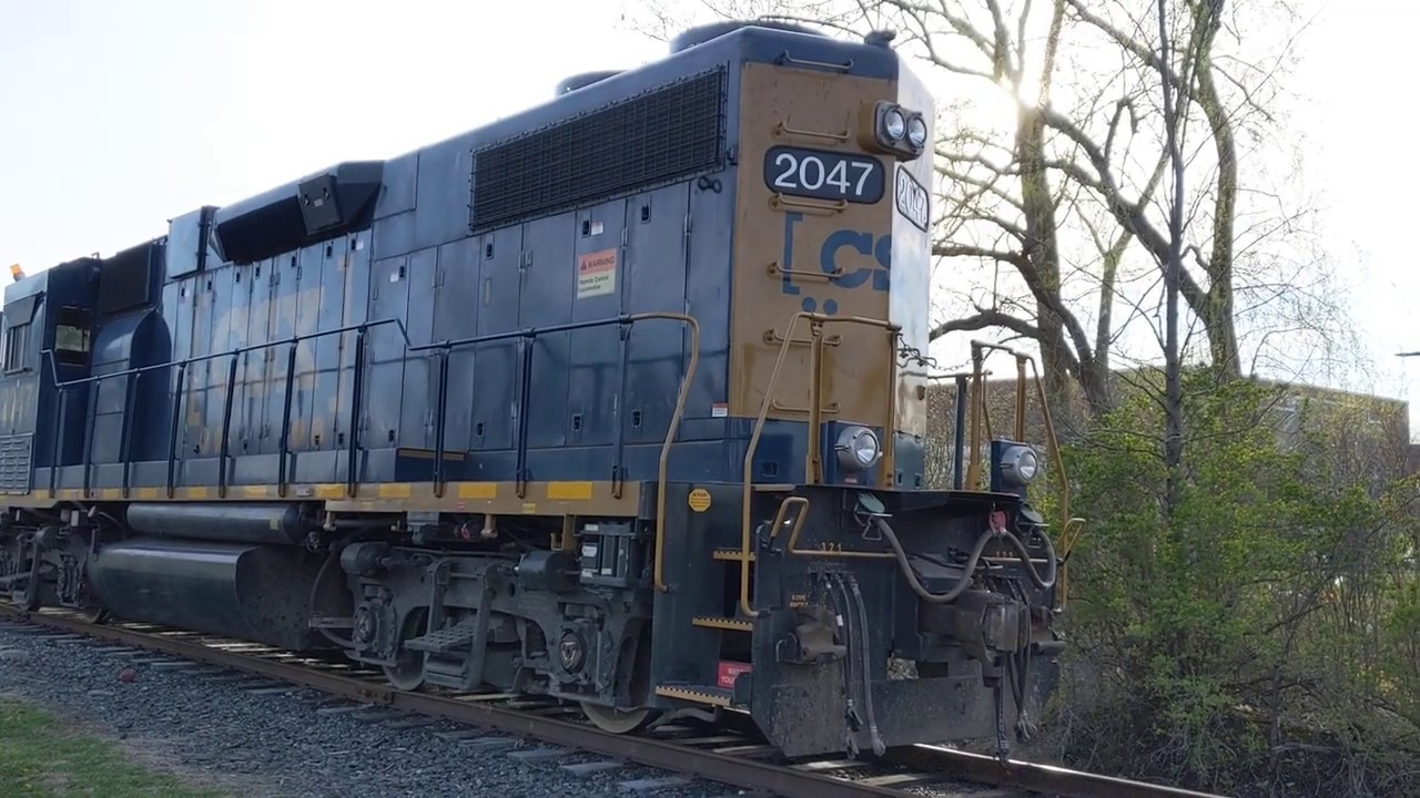 CSX train engineer stops locomotive at Walmart - Watch what happens ...