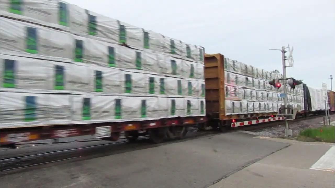 Northbound UP 5431 GURNEE 2019 - YouTube