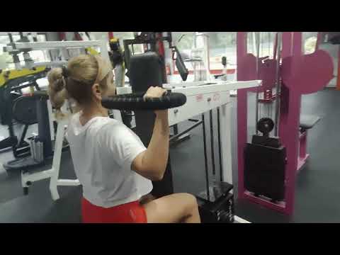 Schulter front drücken #kraftsport #bodybuilding #oldschool #bankdrücken #fitness #viral #schönefrau