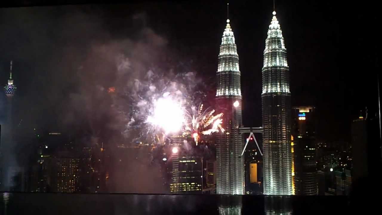 Fireworks at KLCC Kuala Lumpur...Happy New Year 2013! - YouTube