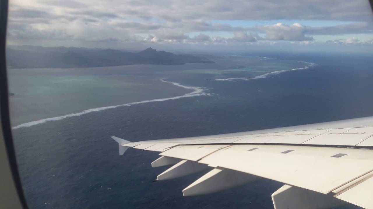 A380 Flying Over Mauritius Lagoon. - YouTube