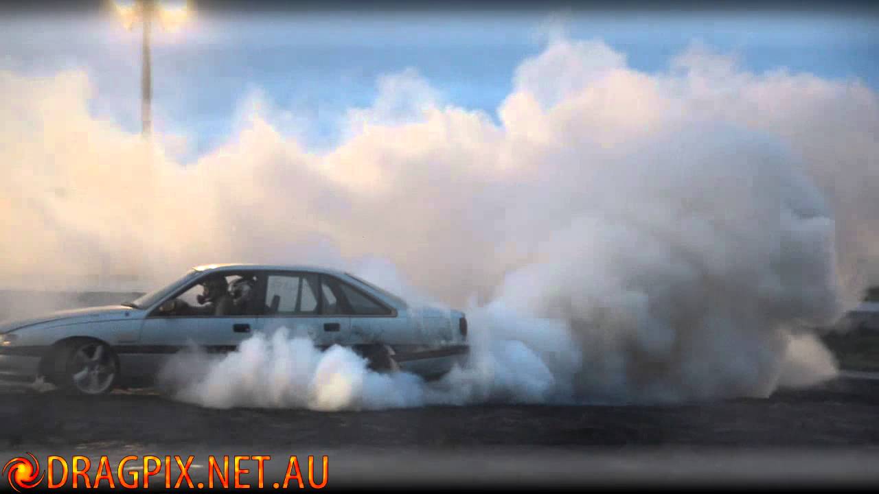 Holden VN V8 Burnout @ South Coast Raceway 2/11/2012 - YouTube