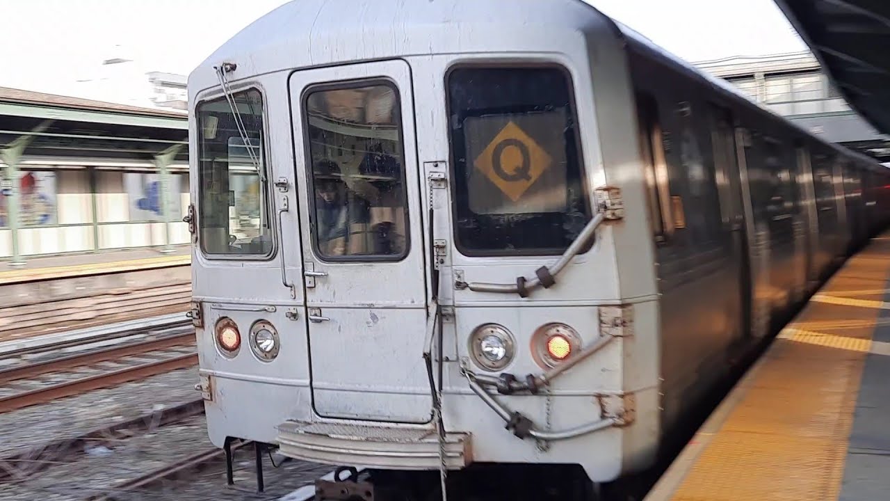 Trespassers in the Rear Cab of an R46 (N) Train at 8th Avenue! - YouTube